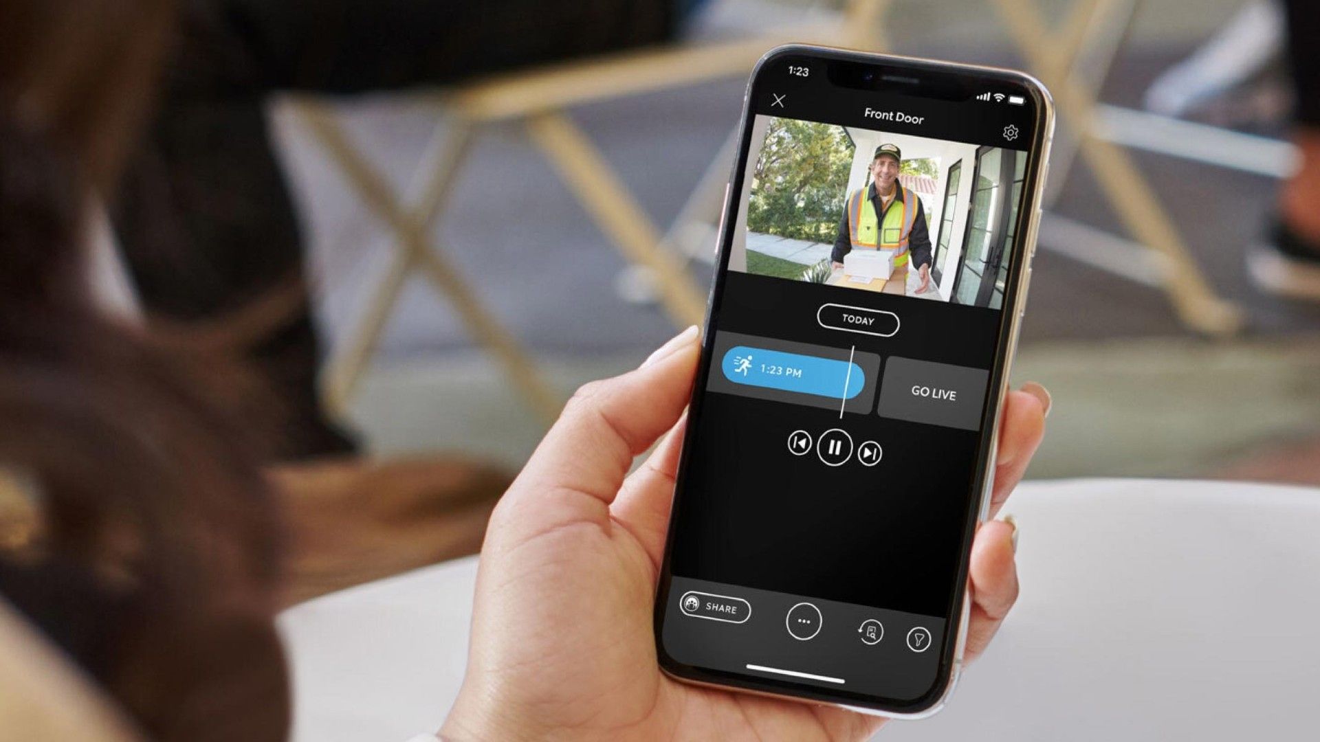 Ring Floodlight Cam Wired Pro vs. Arlo Pro 3 Floodlight Camera: Which ...