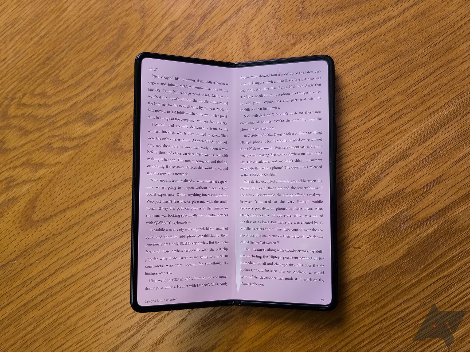 Google Play Books finally lets you use your foldable like an actual ...