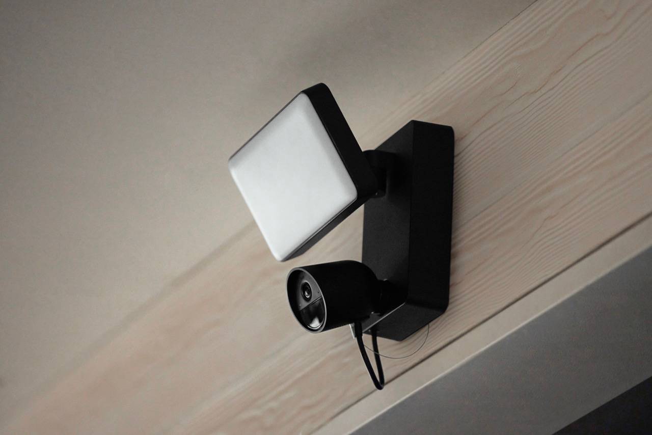Philips Hue breaks into home security with pricey lineup of cameras and ...