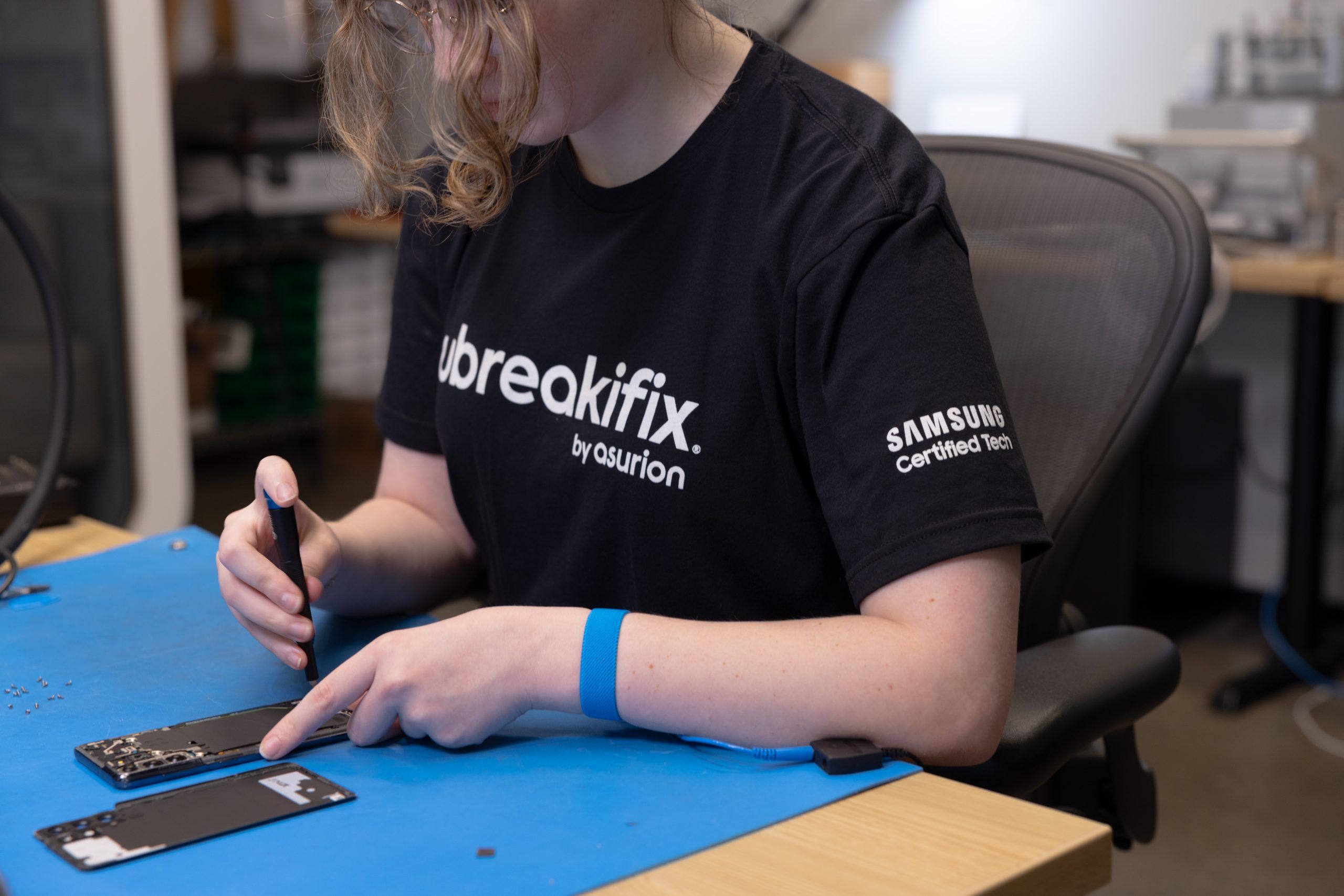 Samsung and uBreakiFix collaborate for 50 flagship Galaxy repair facilities