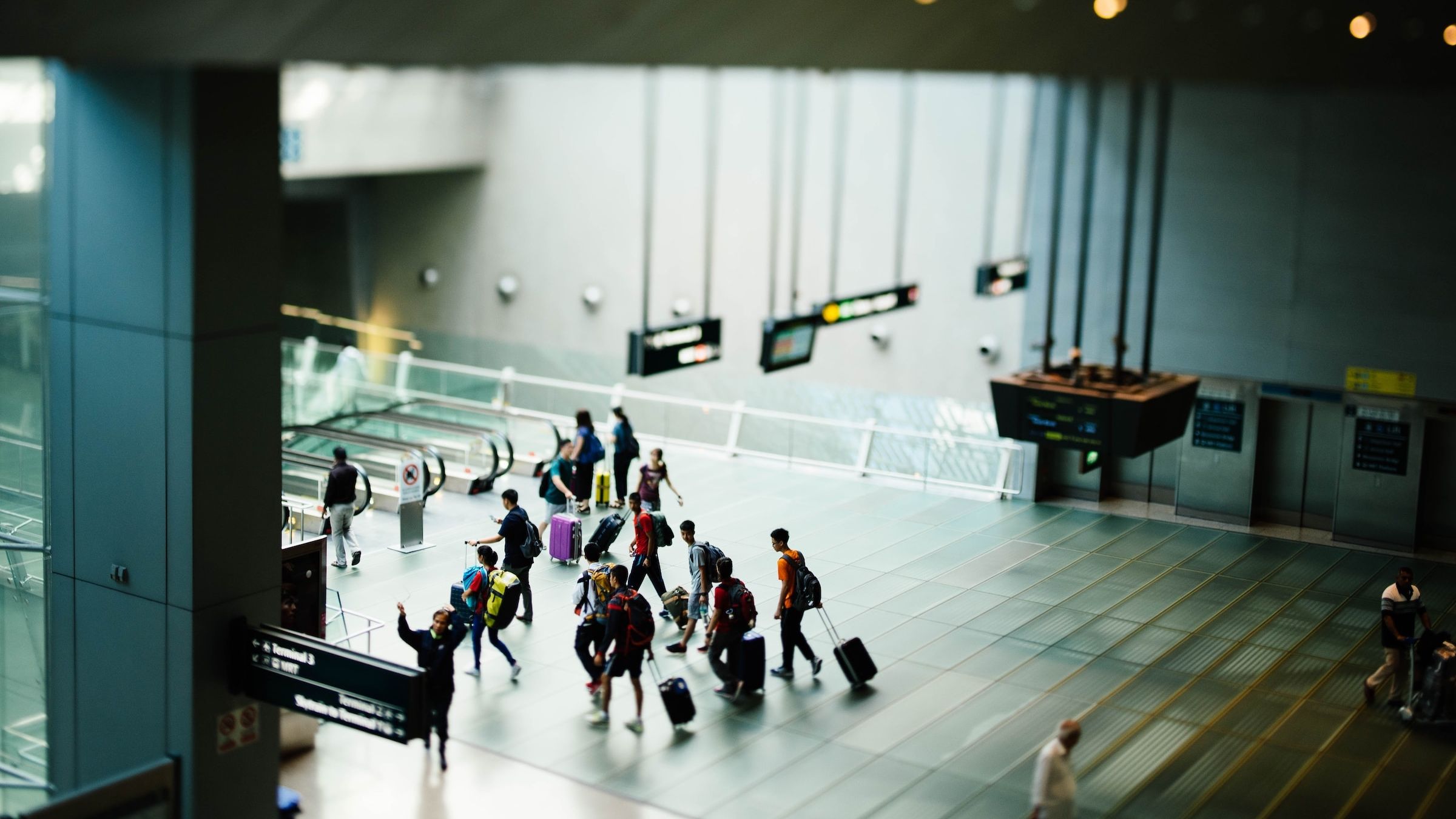 How to safely use airport charging stations