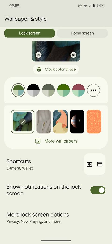 How to customize the Android 14 lock screen