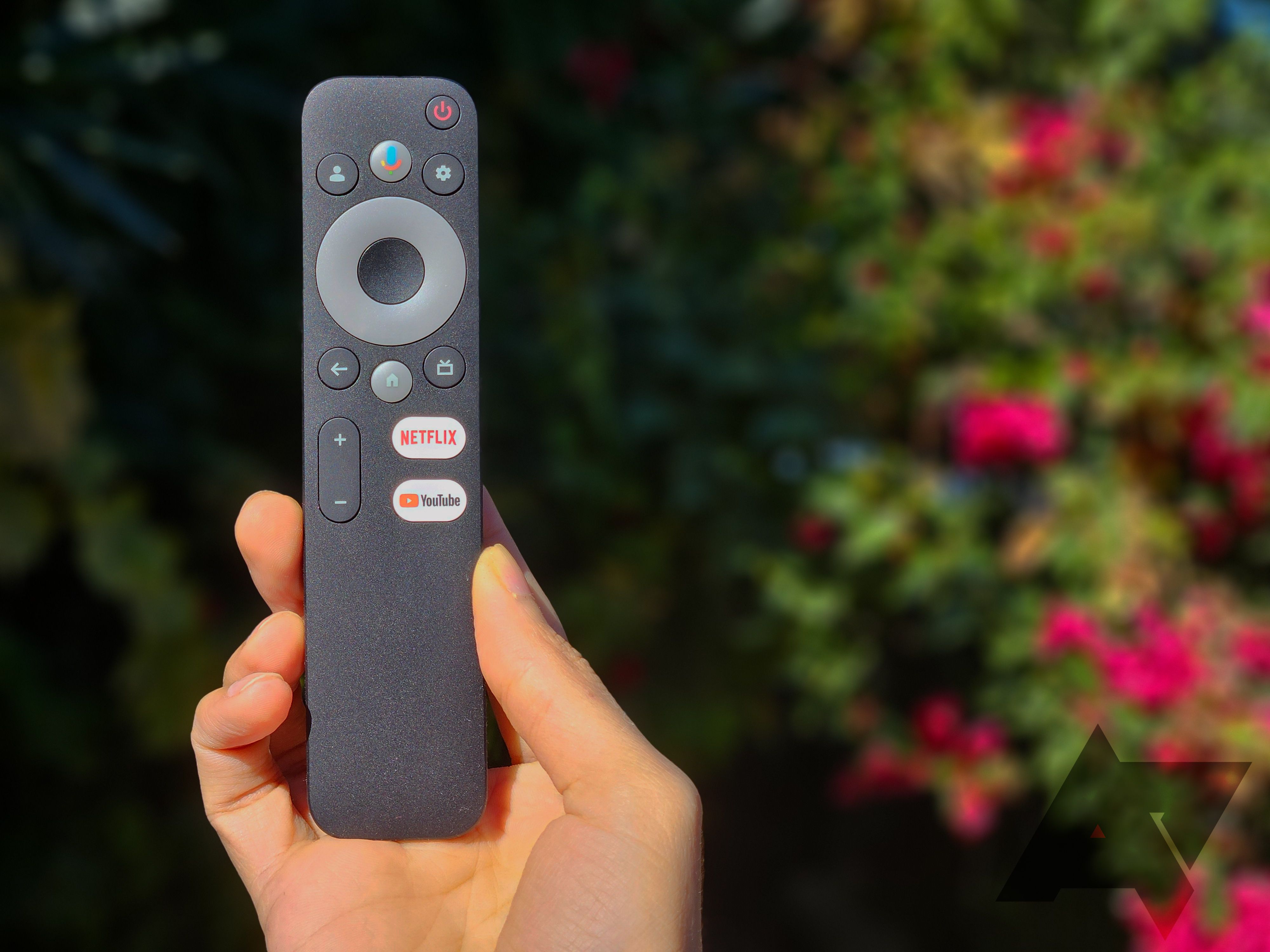 Formovie Xming Page One smart projector review: Smart, stylish, and ...