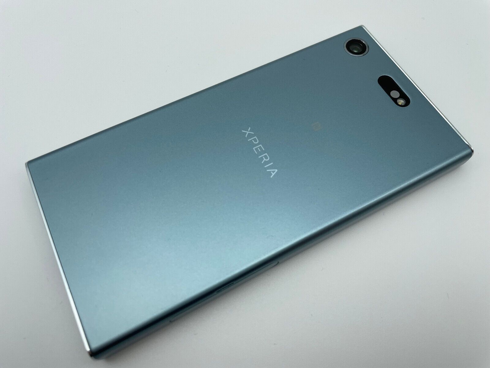 I want to live in a world where small phones can coexist with behemoths