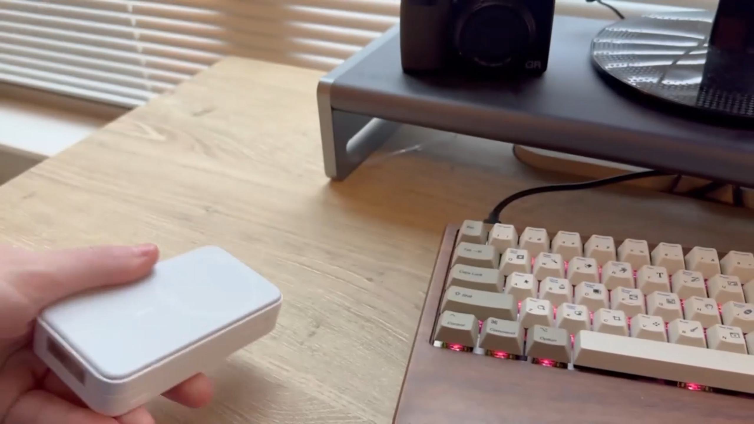 This 6,600mAh wireless charging power bank just hit its lowest price ever