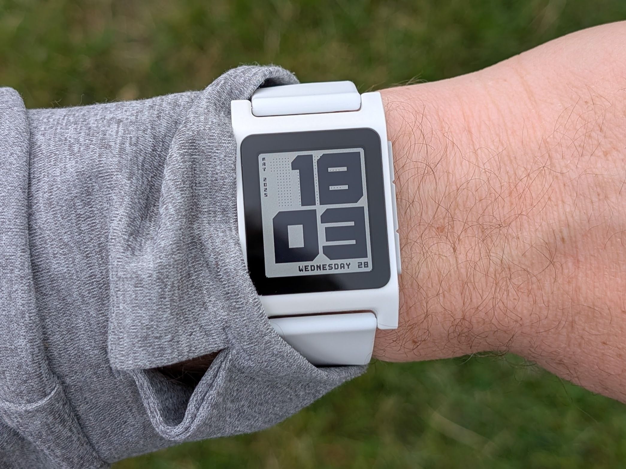 Pebble's throwback revival drops in July, and even your old watch could ...