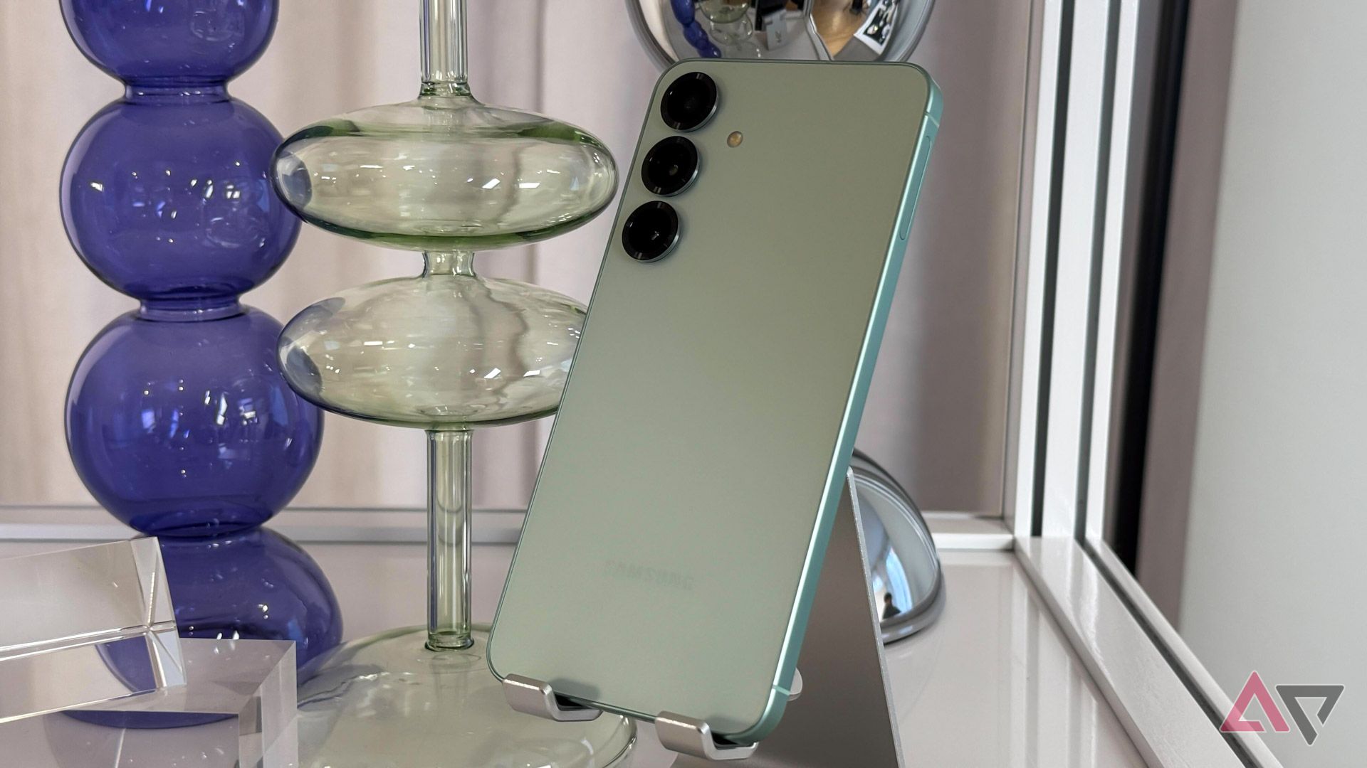 What is an E Ink display?